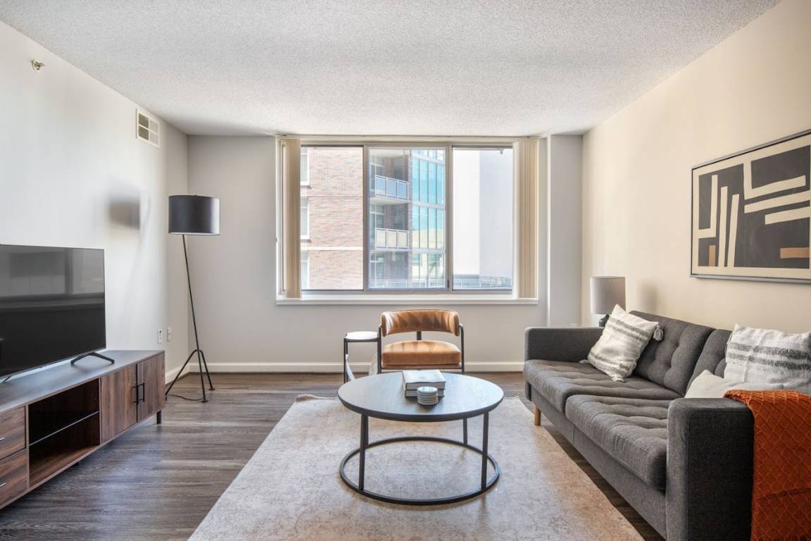 102 M² Apartment ∙ 2 Bedrooms ∙ 4 Guests - Bethesda, MD