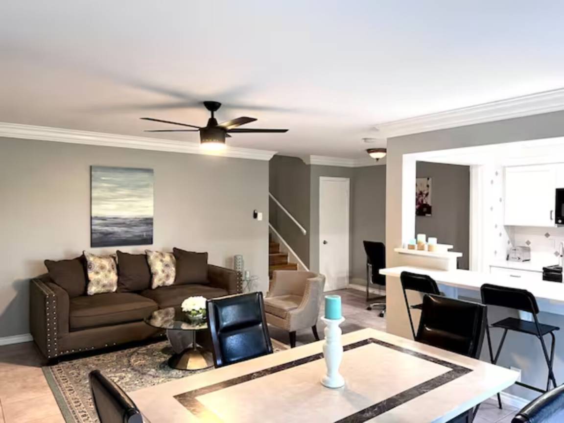 107 M² Condo ∙ 2 Bedrooms ∙ 4 Guests - Grand Prairie, TX