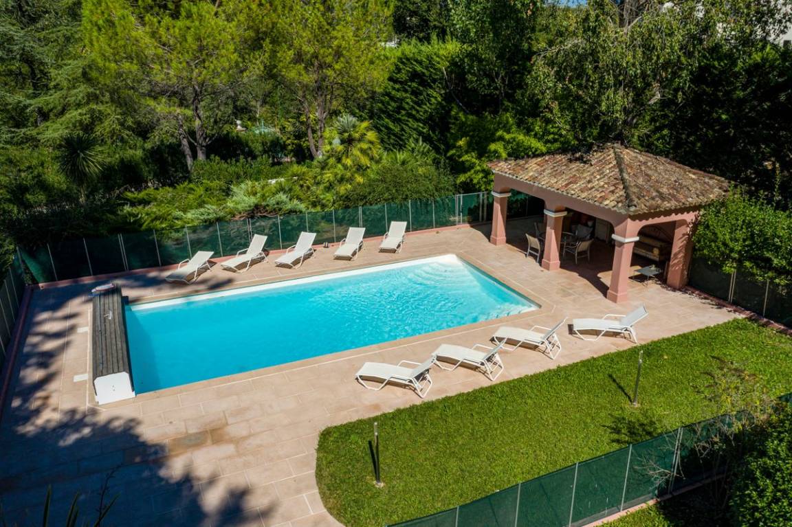 Villa ∙ 5 Bedrooms ∙ 10 Guests - Draguignan