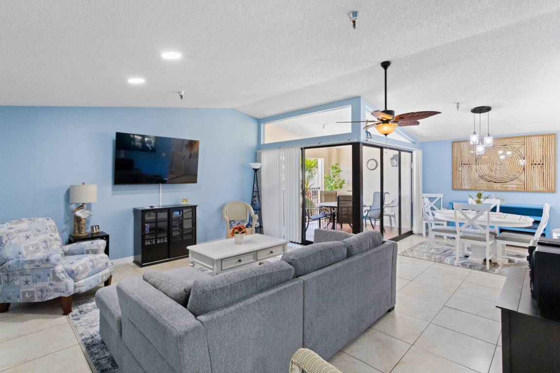 Condo ∙ 2 Bedrooms ∙ 4 Guests - Madeira Beach, FL