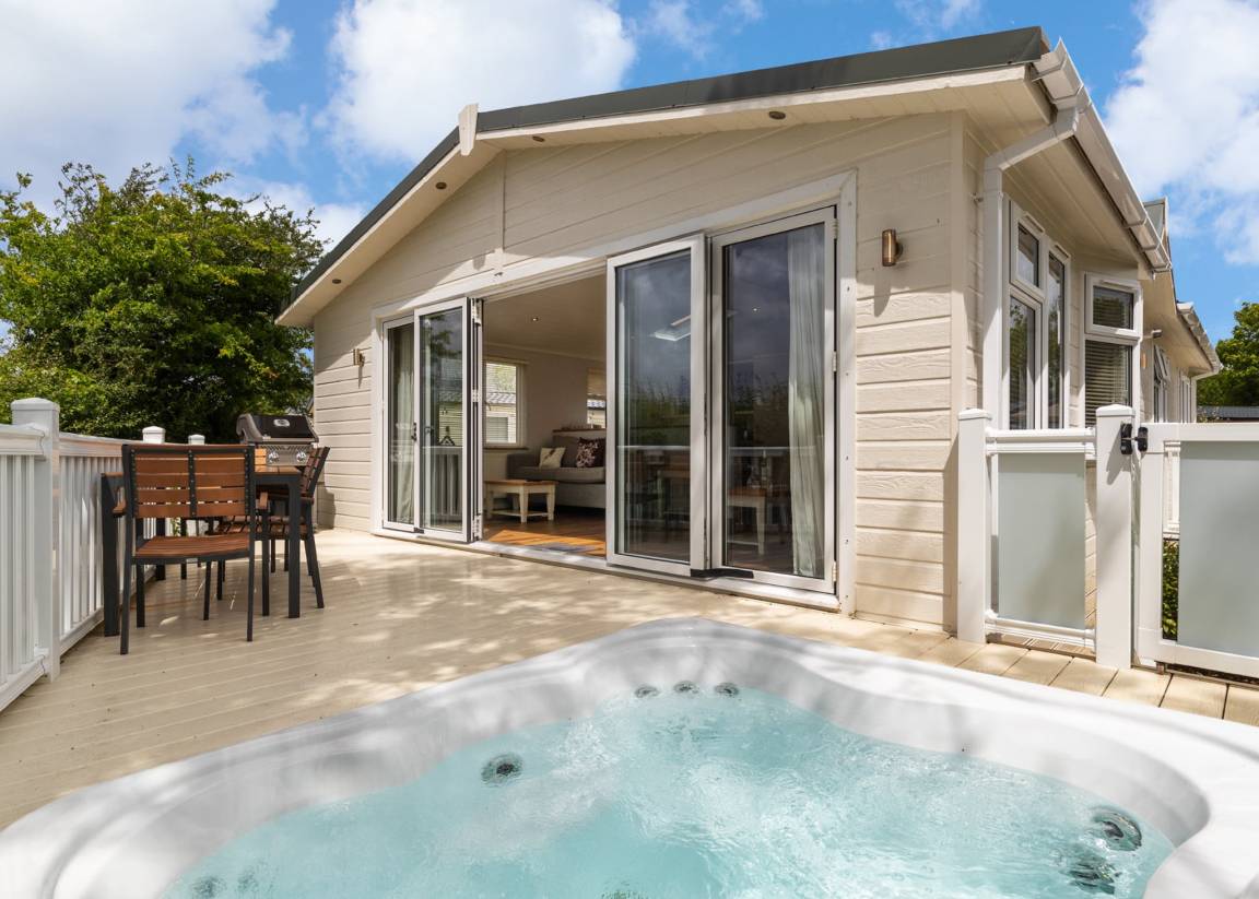 Chalet ∙ 3 Bedrooms ∙ 6 Guests - Wales