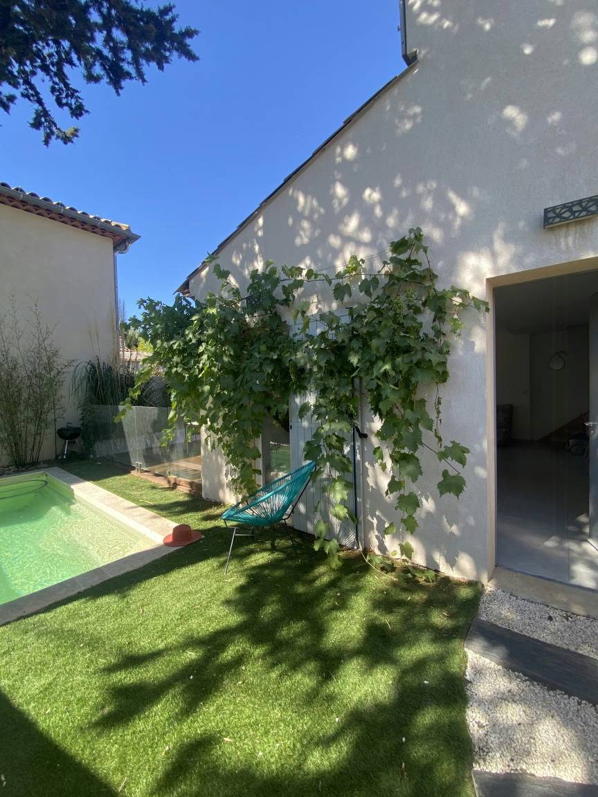 107 M² Maison De Vacances ∙ 3 Chambres ∙ 5 Personnes - Venelles
