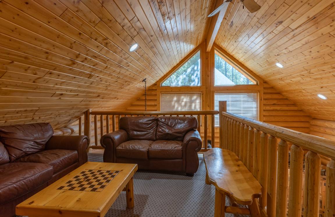 186 M² Cabin ∙ 5 Bedrooms ∙ 17 Guests - Island Park, ID