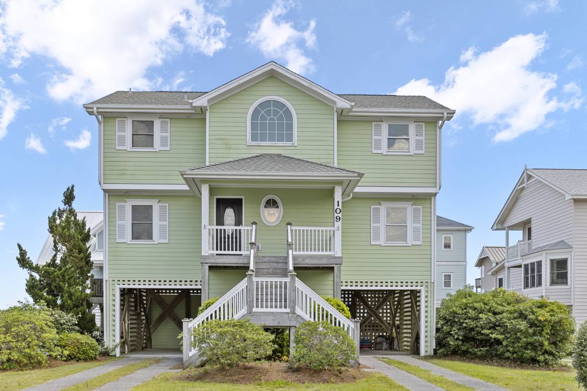 216 M² House ∙ 4 Bedrooms ∙ 12 Guests - North Topsail Beach, NC