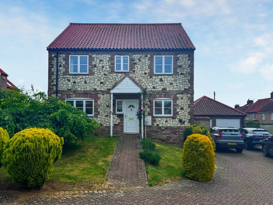 Cottage ∙ 4 Bedrooms ∙ 8 Guests - Snettisham