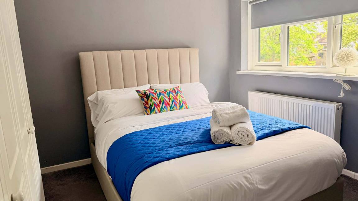 Ferienwohnung ∙ 4 Schlafzimmer ∙ 6 Gäste - Saffron Walden