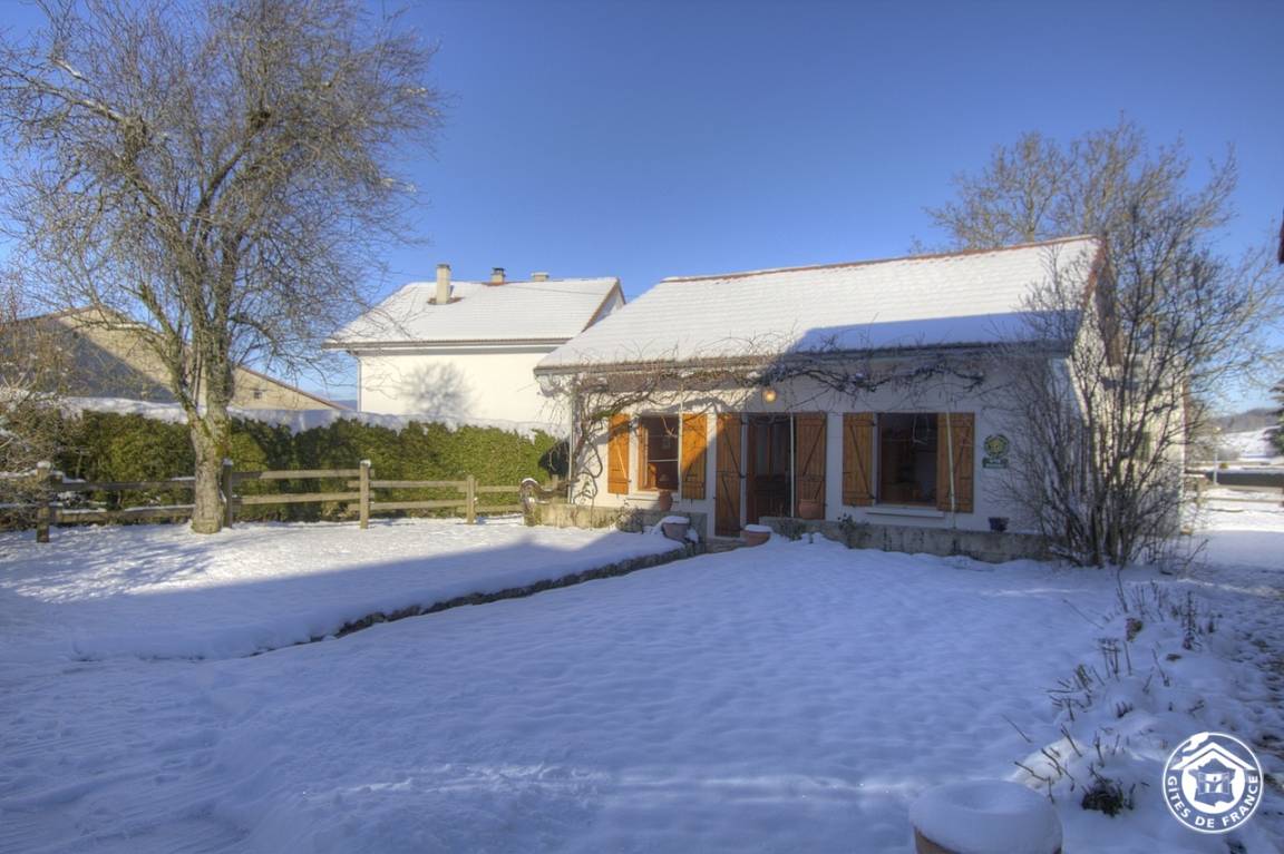 80 M² Gîte ∙ 2 Chambres ∙ 5 Personnes - Ain