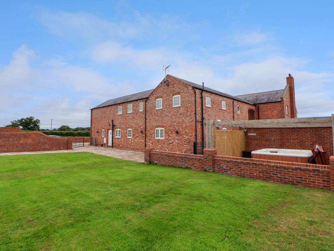 Cottage ∙ 4 Bedrooms ∙ 8 Guests - North Wales