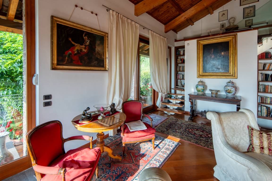 300 M² Apartment ∙ 3 Bedrooms ∙ 6 Guests - Alba