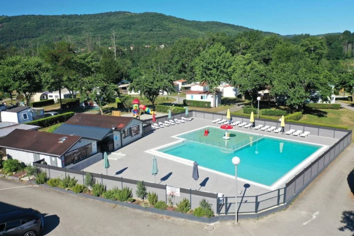 32 M² Camping ∙ 2 Chambres ∙ 4 Personnes - Foix