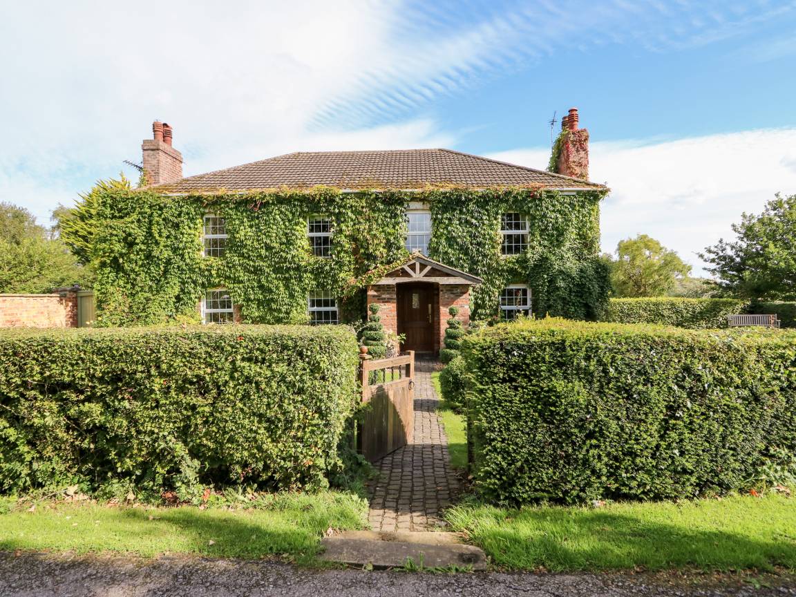 Cottage ∙ 5 Bedrooms ∙ 12 Guests - Skegness