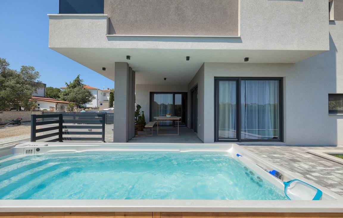 200 M² Dúplex ∙ 3 Habitaciones ∙ 7 Huéspedes - Pula