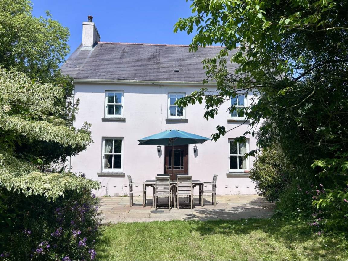 Cottage ∙ 3 Bedrooms ∙ 6 Guests - Fishguard