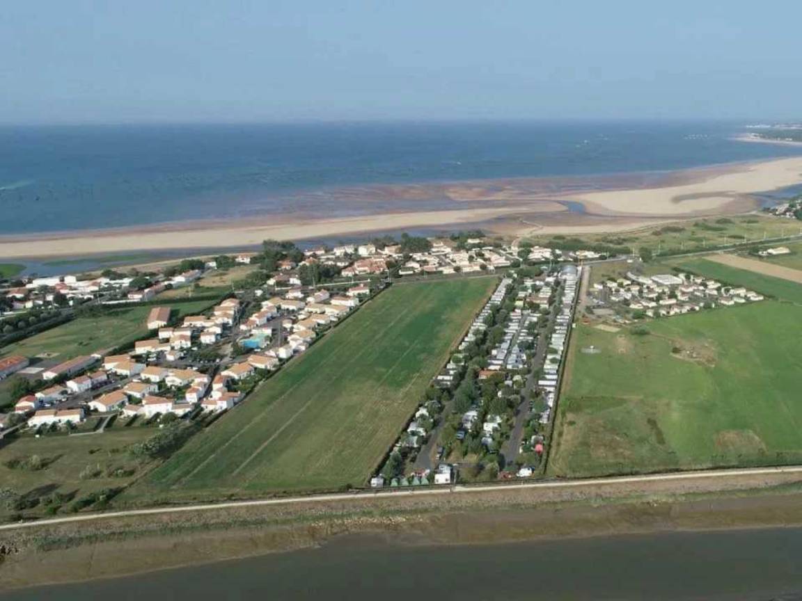 35 M² Camping ∙ 2 Chambres ∙ 5 Personnes - L'Aiguillon-sur-Mer