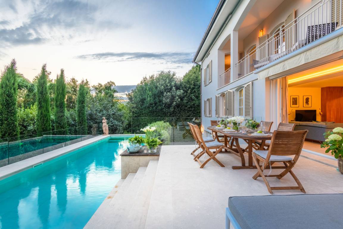 550 M² Villa ∙ 6 Bedrooms ∙ 11 Guests - Lucca