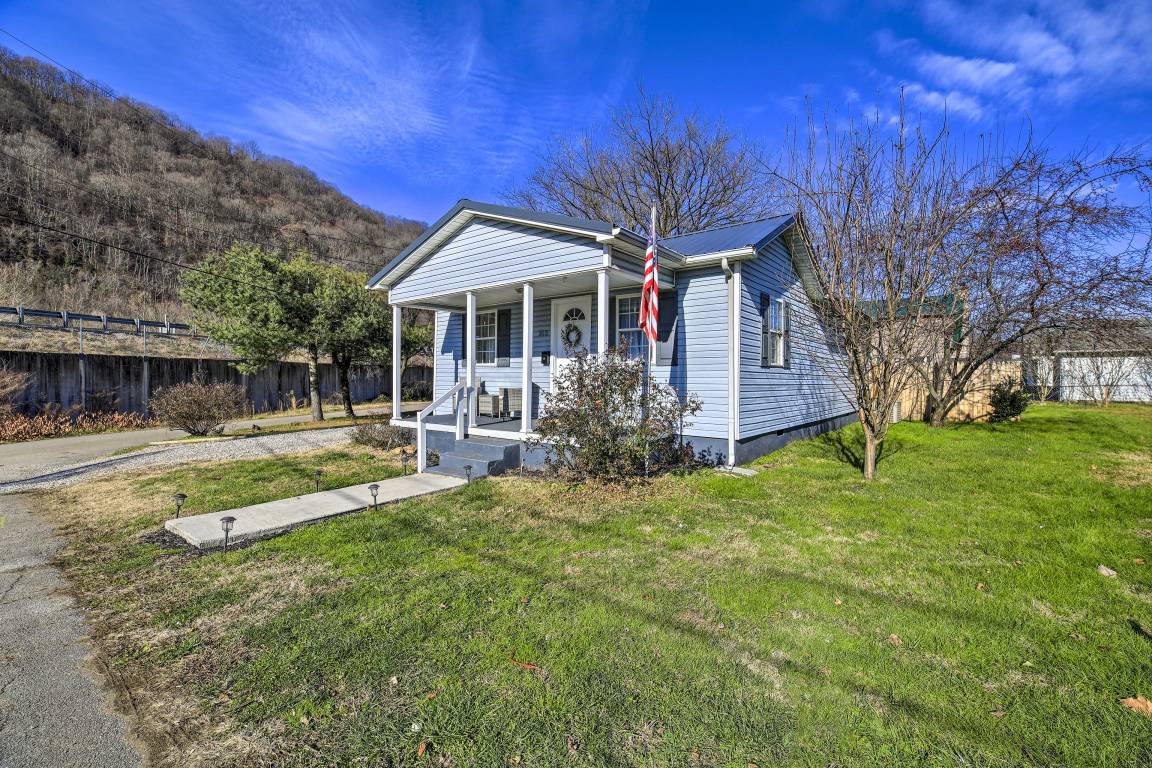 92 M² House ∙ 3 Bedrooms ∙ 5 Guests - Charleston, WV