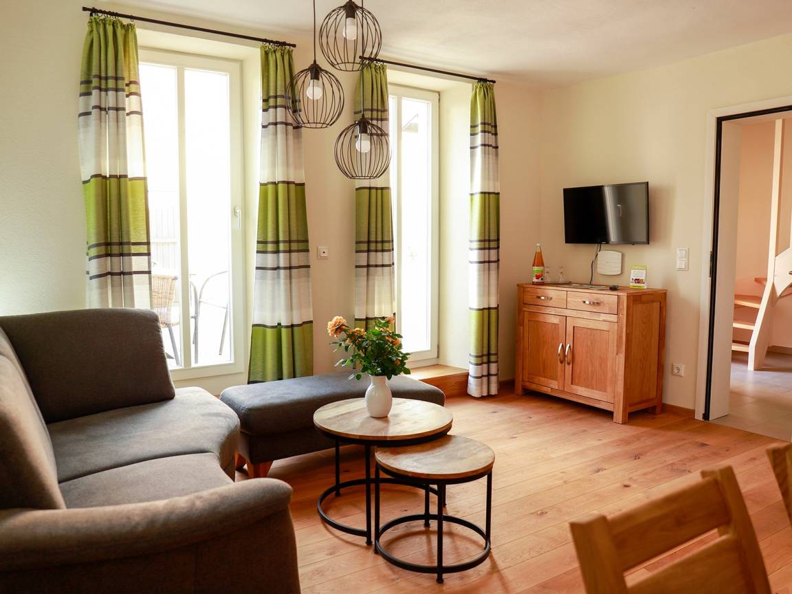 52 M² Ferienwohnung ∙ 2 Schlafzimmer ∙ 4 Gäste - Iphofen