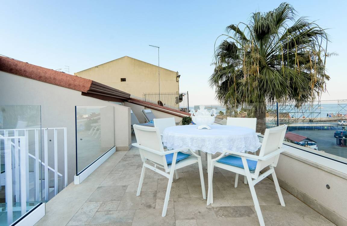 270 M² Apartment ∙ 6 Bedrooms ∙ 20 Guests - Syracuse