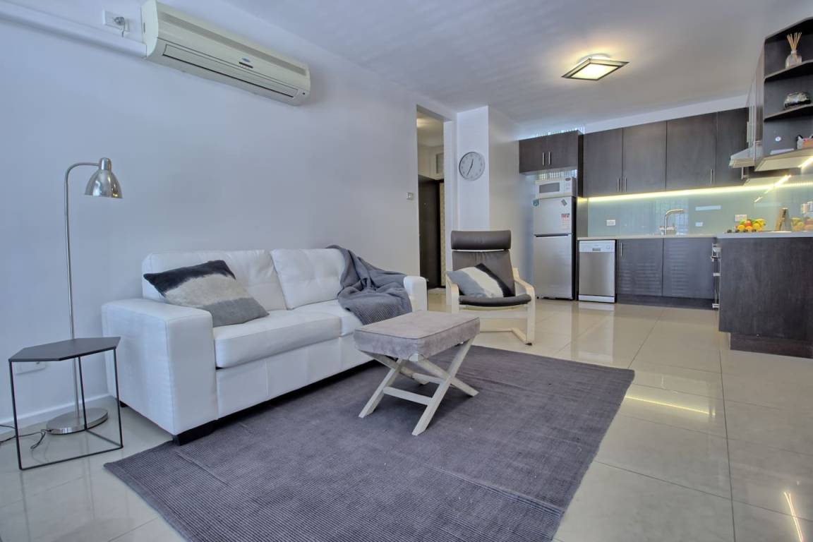 110 M² Apartment ∙ 2 Bedrooms ∙ 4 Guests - Walkerville