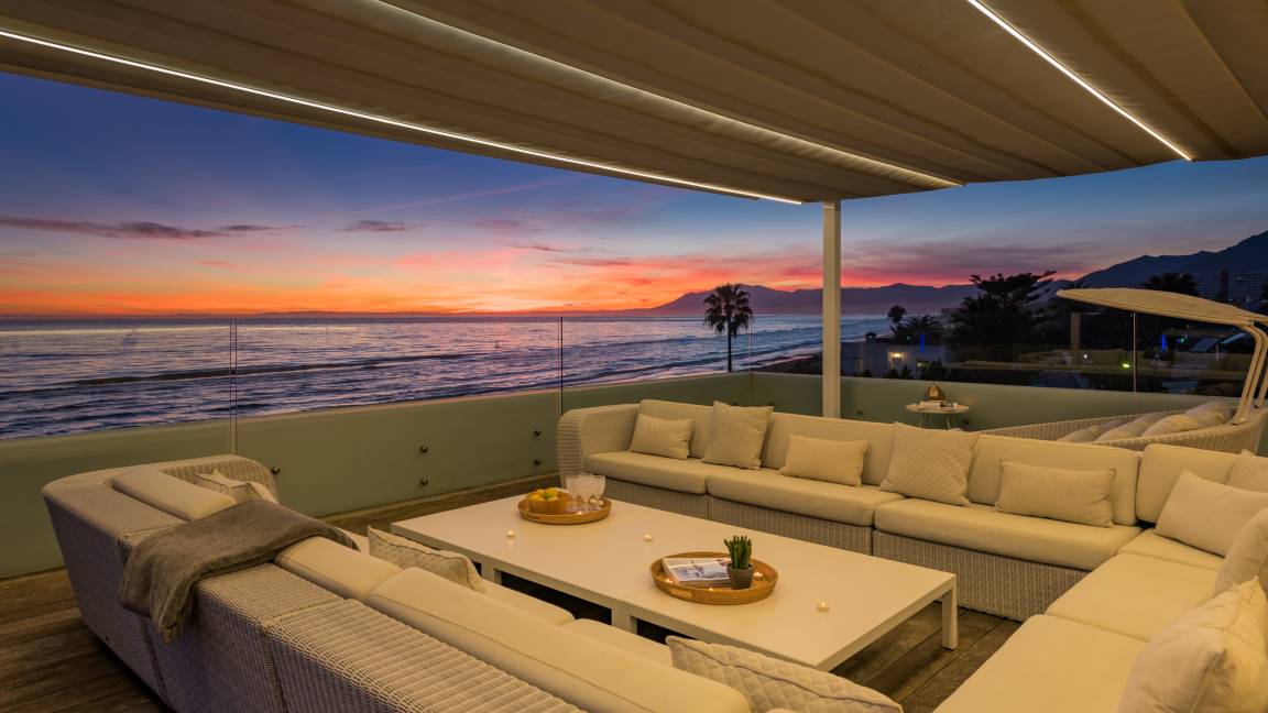 382 M² Villa ∙ 6 Bedrooms ∙ 12 Guests - Marbella