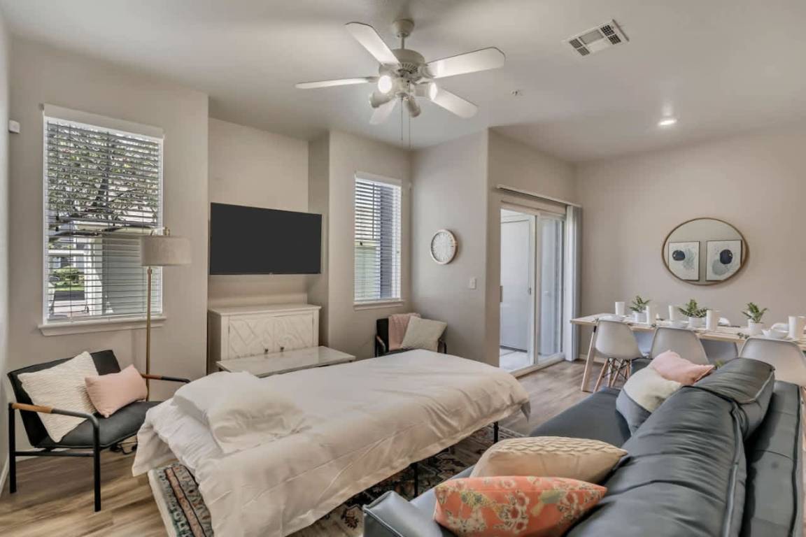 Apartment ∙ 2 Bedrooms ∙ 5 Guests - Riverdale, UT