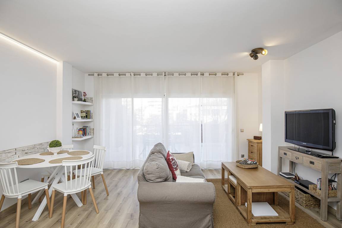 54 M² Apartment ∙ 2 Bedrooms ∙ 4 Guests - Girona