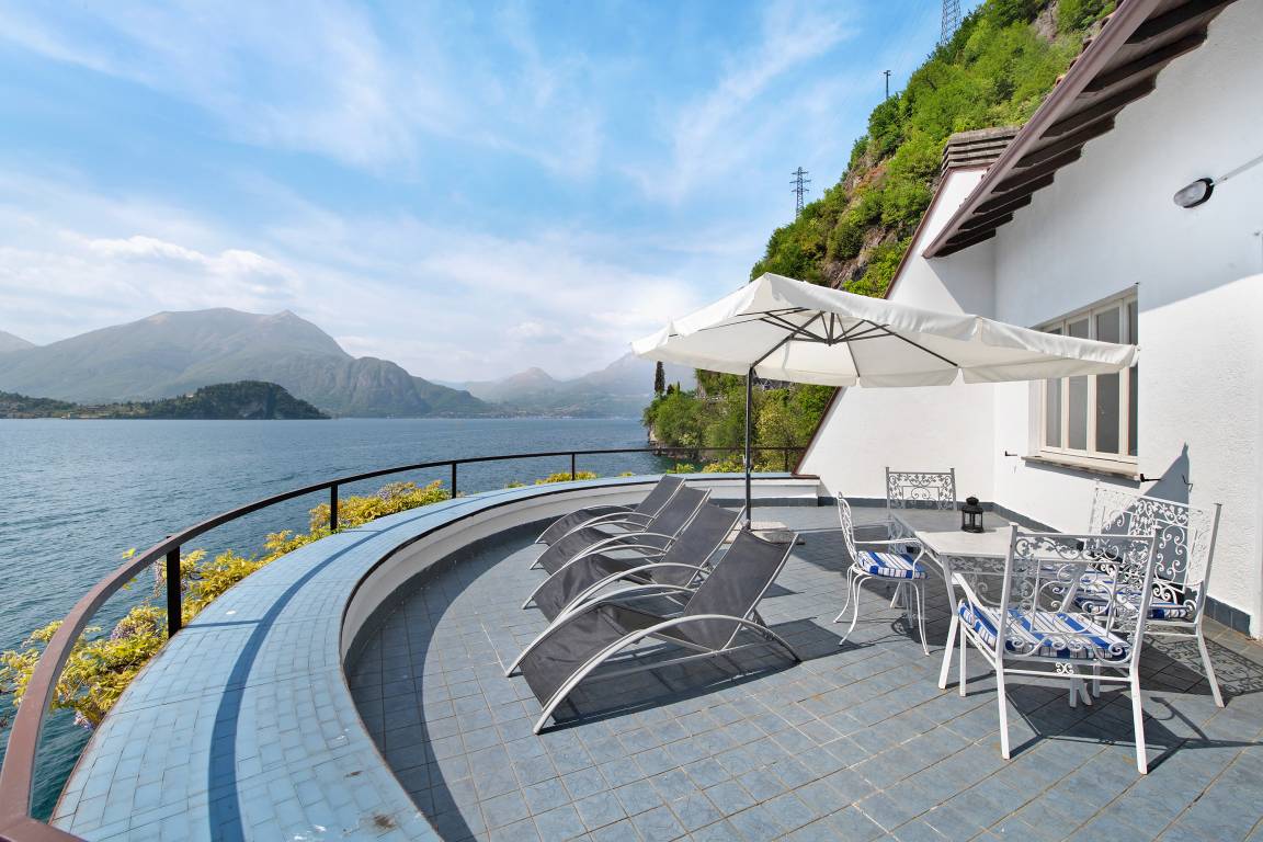 150 M² Villa ∙ 3 Bedrooms ∙ 5 Guests - Varenna