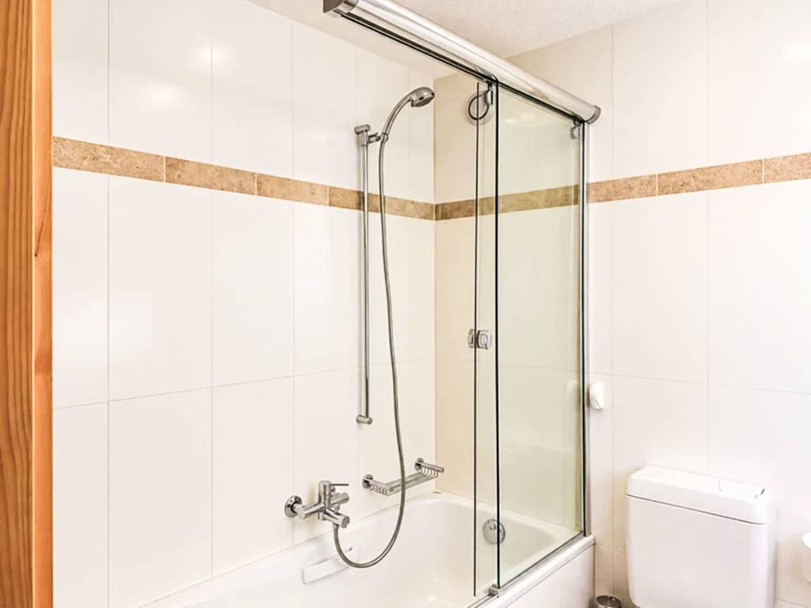 240 M² Ferienwohnung ∙ 3 Schlafzimmer ∙ 6 Gäste - Grächen