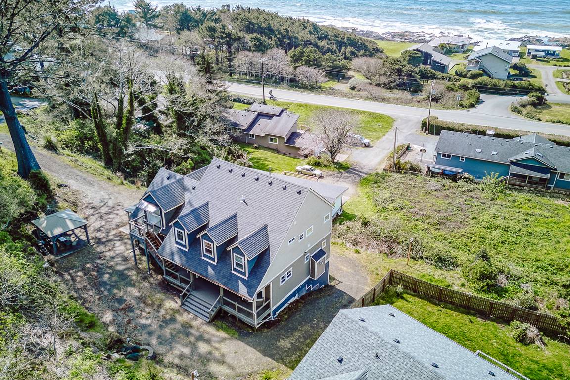 332 M² House ∙ 3 Bedrooms ∙ 6 Guests - Yachats, OR