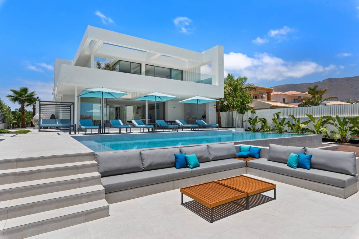 Villa ∙ 3 Bedrooms ∙ 10 Guests - Costa Adeje