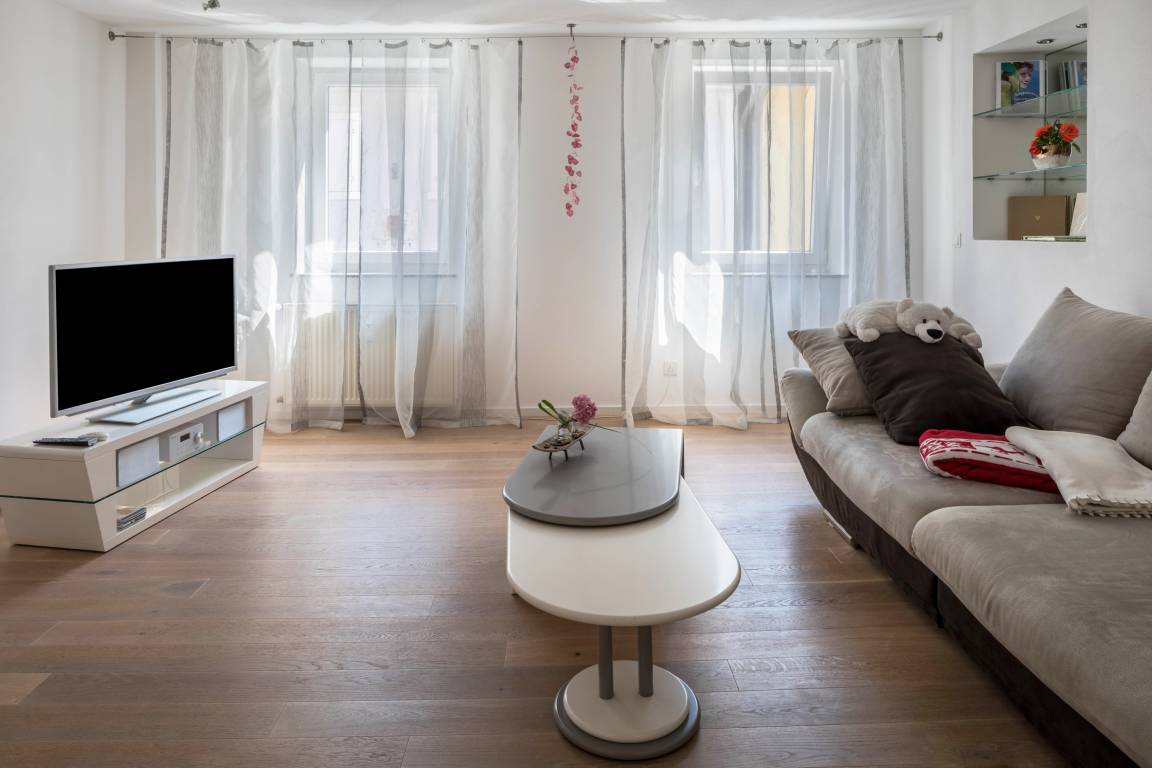 76 M² Ferienwohnung ∙ 1 Schlafzimmer ∙ 2 Gäste - Denzlingen