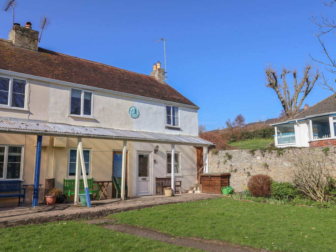 Cottage ∙ 2 Bedrooms ∙ 4 Guests - Axminster
