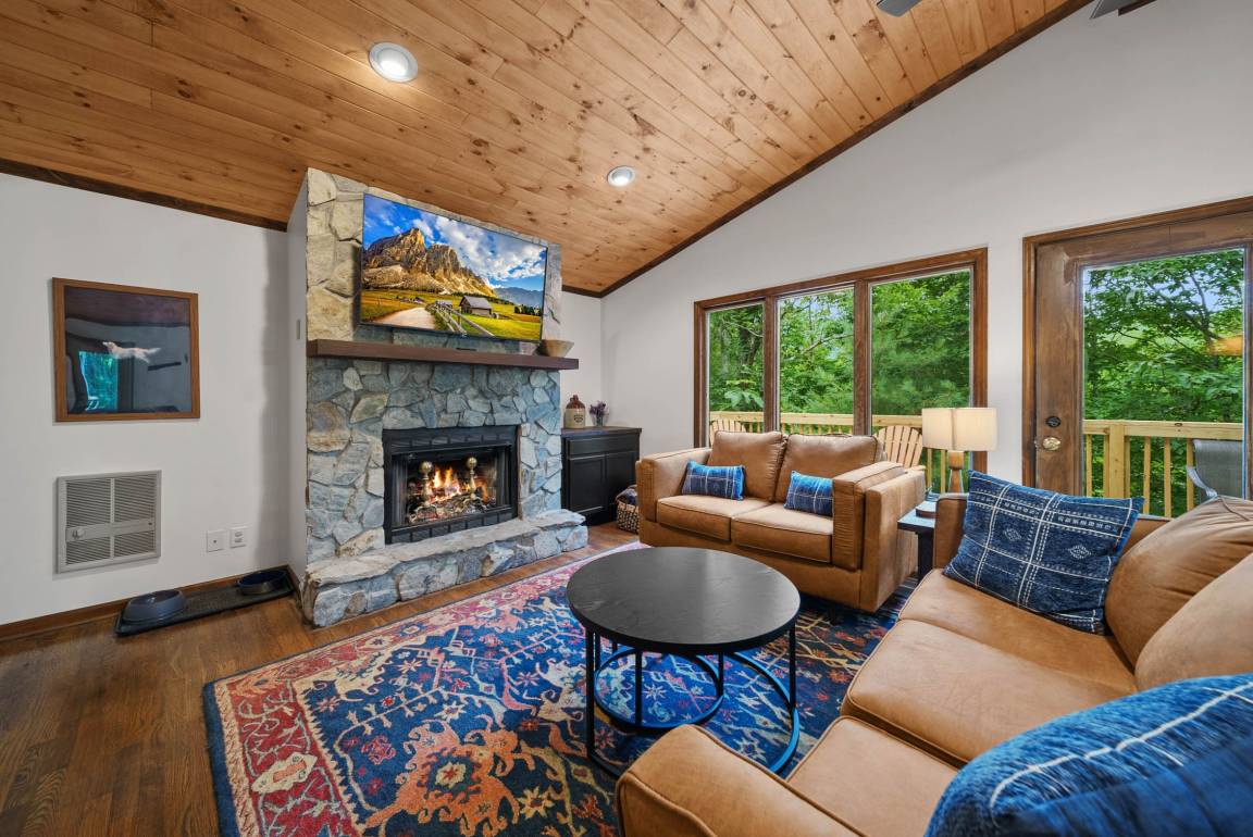 House ∙ 4 Bedrooms ∙ 8 Guests - Beech Mountain, NC