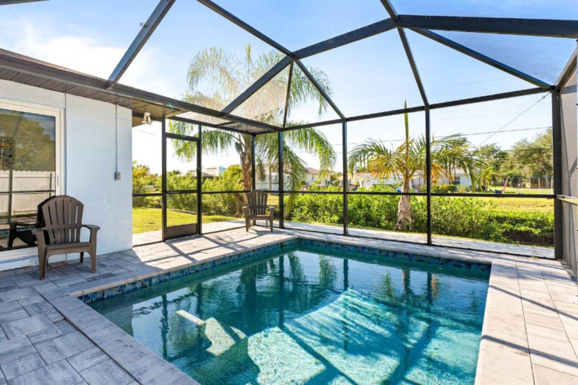 129 M² House ∙ 3 Bedrooms ∙ 12 Guests - Englewood, FL