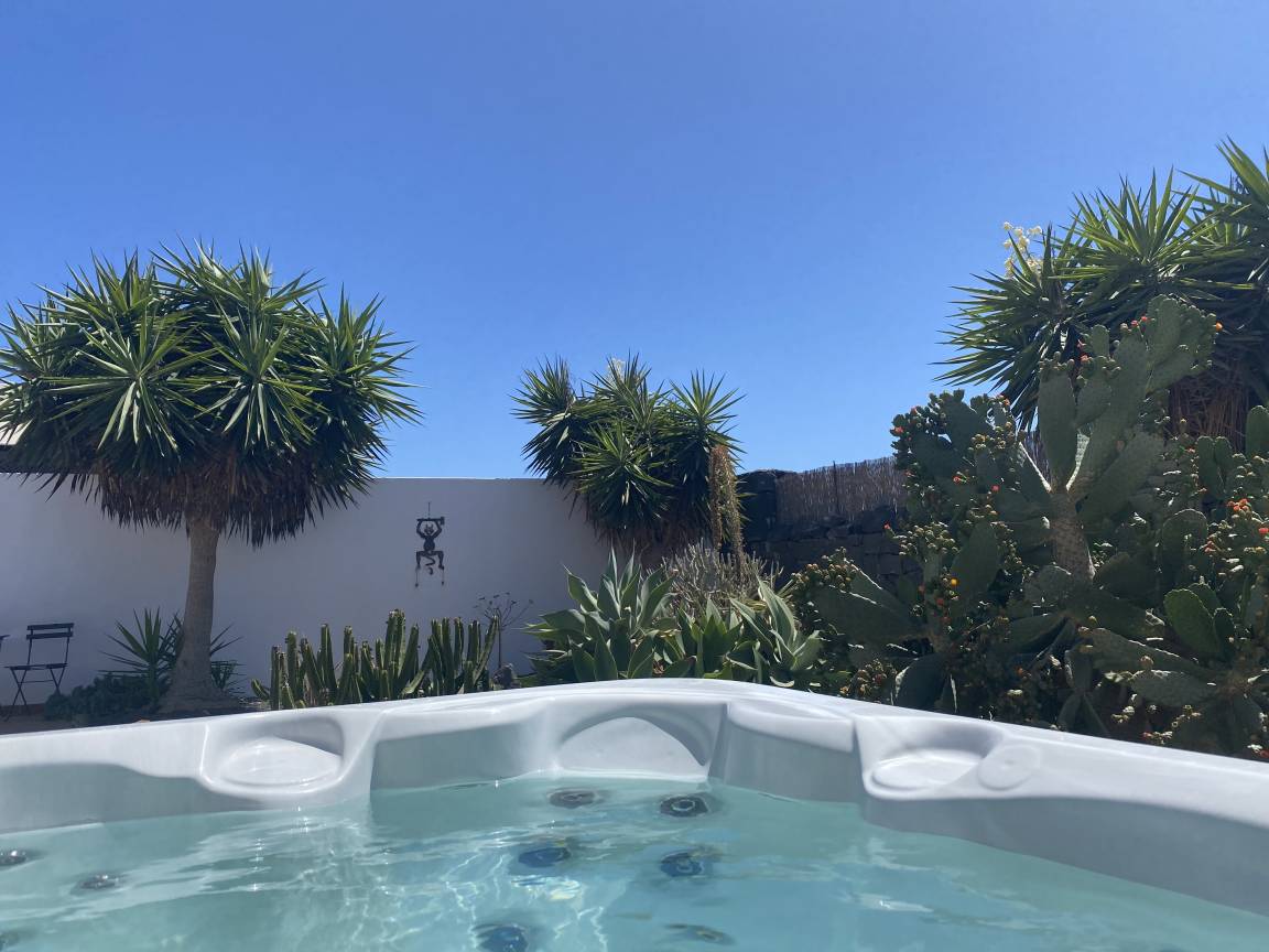 180 M² Villa ∙ 4 Bedrooms ∙ 10 Guests - Playa Blanca