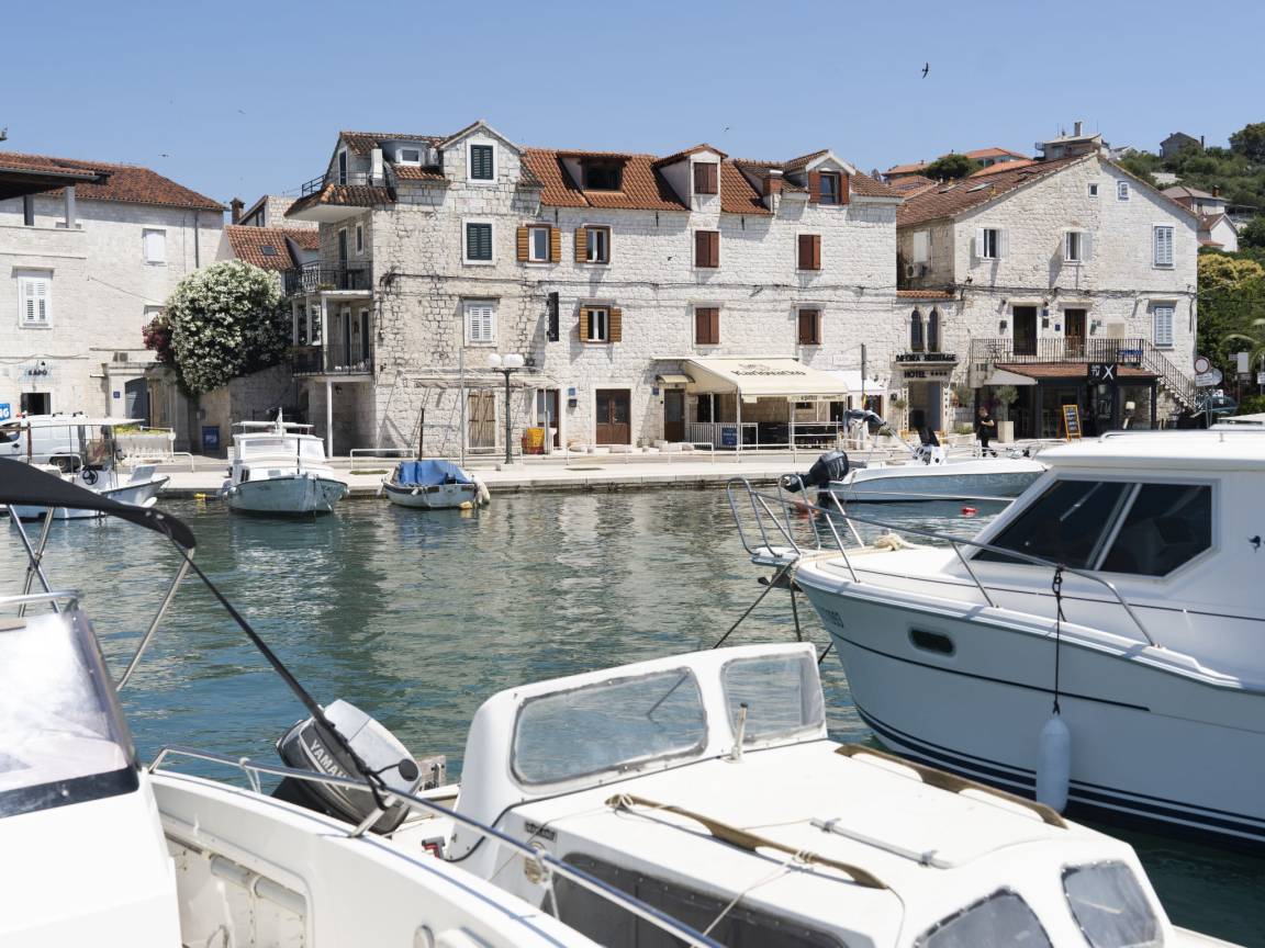 70 M² Ferienhaus ∙ 3 Schlafzimmer ∙ 6 Gäste - Trogir