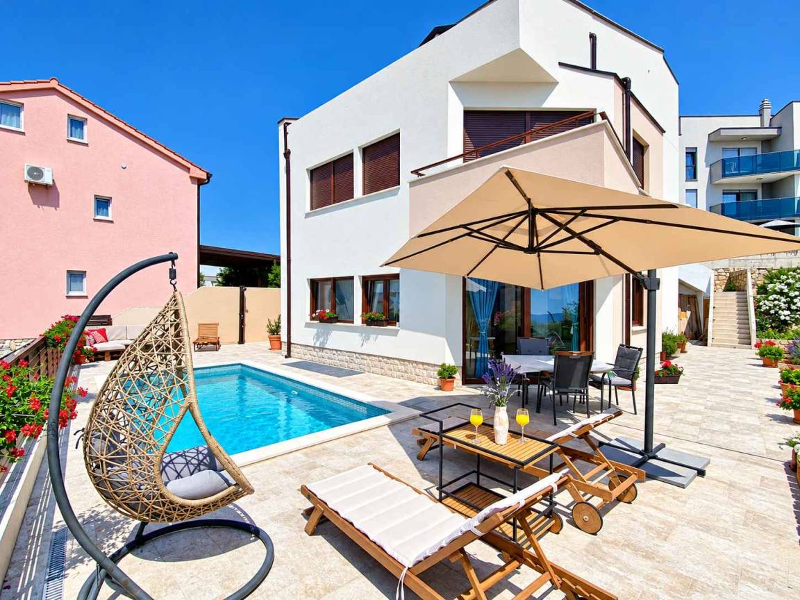 140 M² Villa ∙ 4 Bedrooms ∙ 8 Guests - Krk