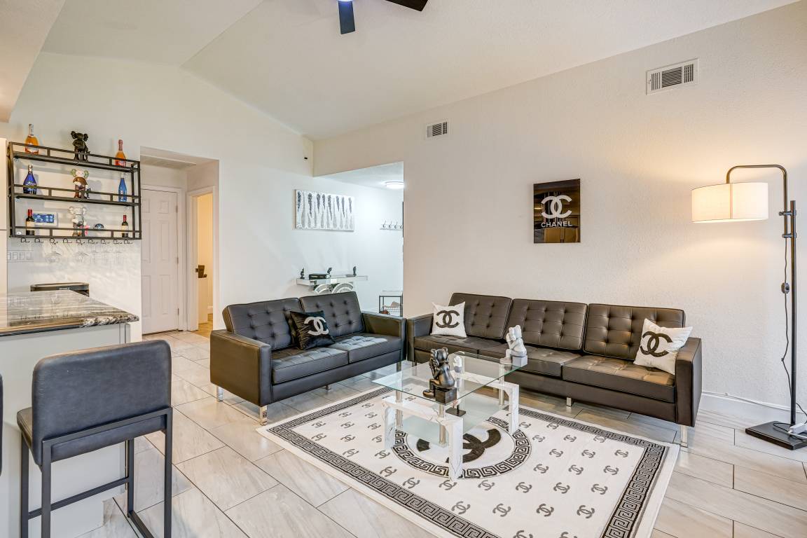 109 M² House ∙ 3 Bedrooms ∙ 6 Guests - Plant City, FL