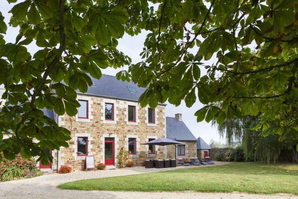 105 M² Gîte ∙ 4 Chambres ∙ 8 Personnes - Plougrescant