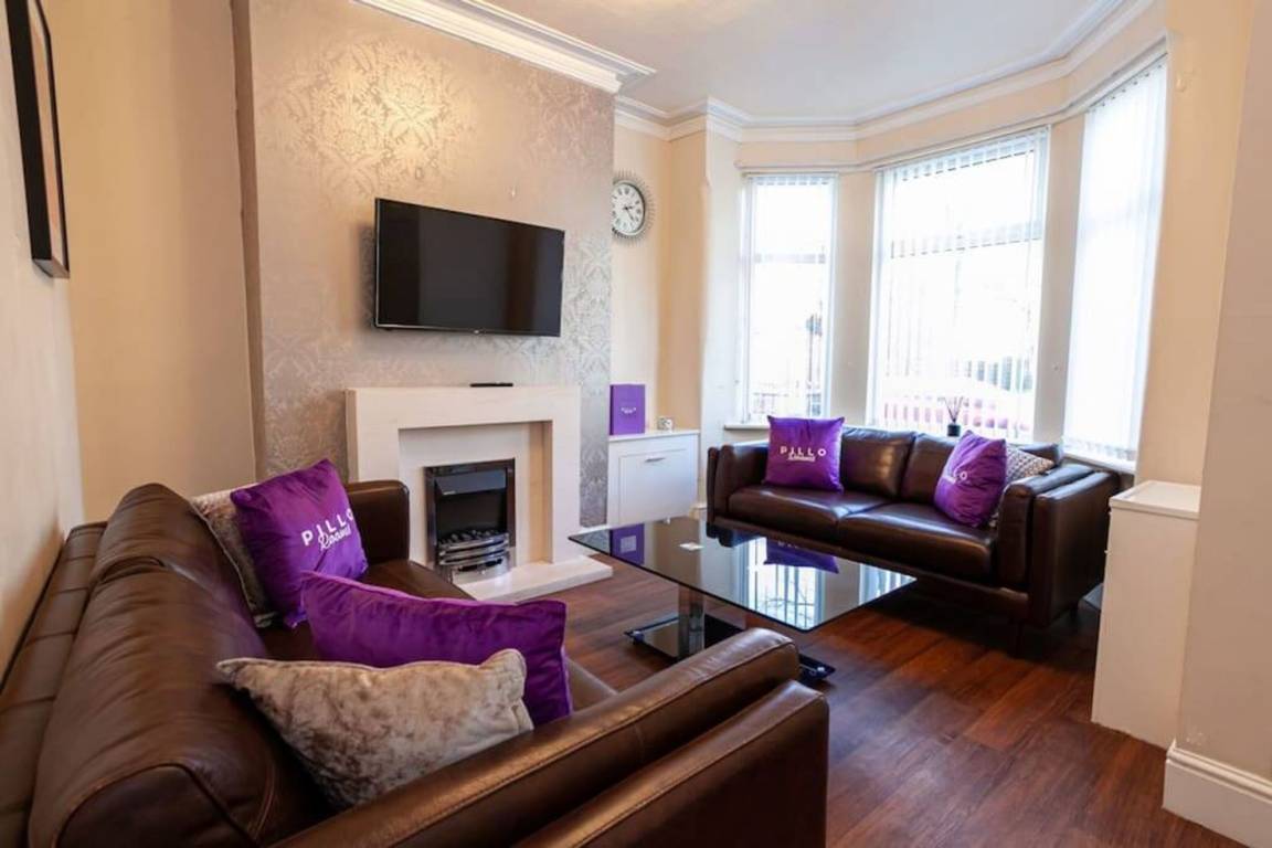 House ∙ 2 Bedrooms ∙ 4 Guests - Bolton, UK