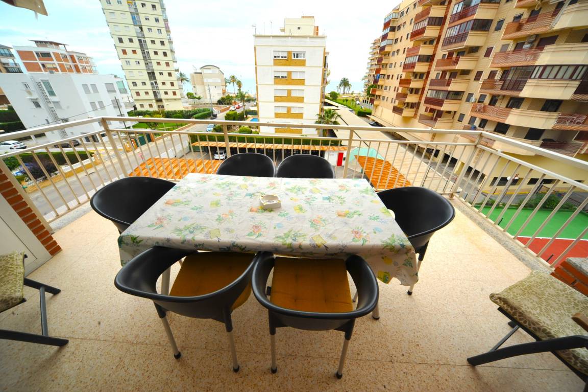 80 M² Apartamento ∙ 3 Quartos ∙ 8 Hóspedes - Benicasim