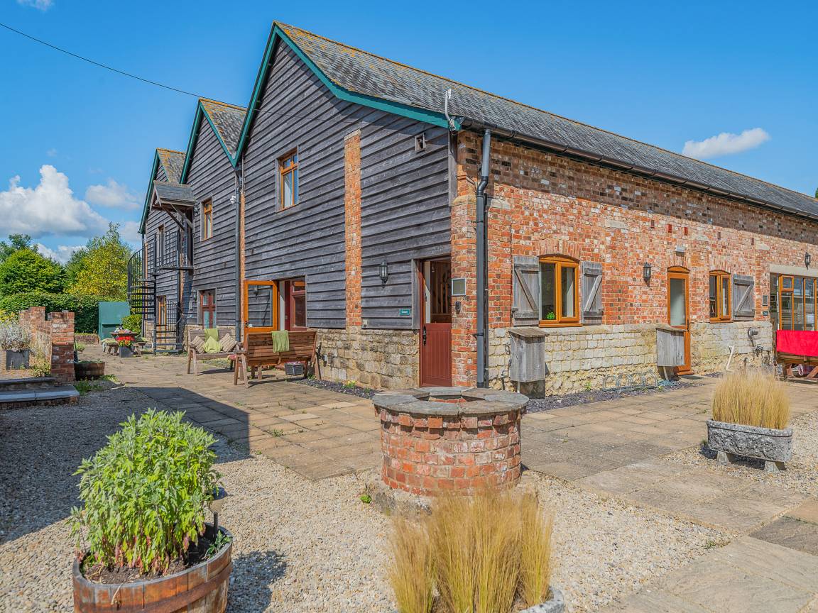 Cottage ∙ 2 Bedrooms ∙ 4 Guests - Wiltshire