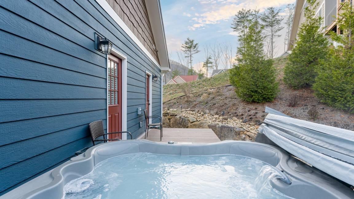 89 M² House ∙ 2 Bedrooms ∙ 4 Guests - Swannanoa, NC