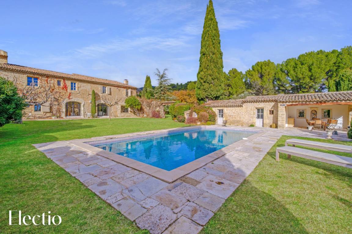 380 M² Maison De Vacances ∙ 5 Chambres ∙ 10 Personnes - Lourmarin