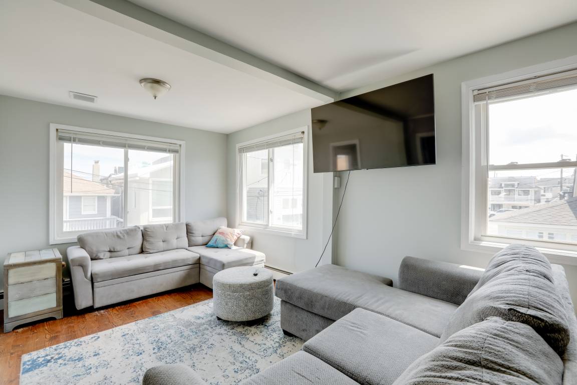 102 M² Apartment ∙ 3 Bedrooms ∙ 6 Guests - Point Pleasant Beach, NJ