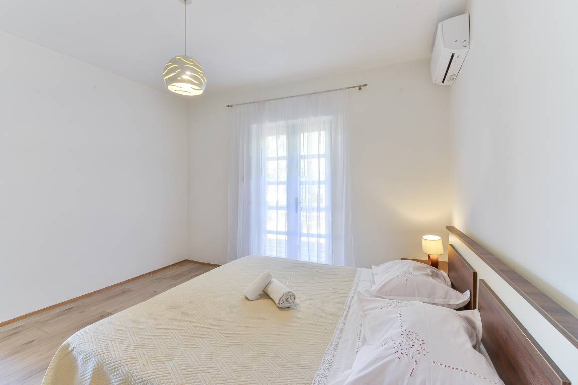 42 M² Apartment ∙ 2 Bedrooms ∙ 4 Guests - Bibinje