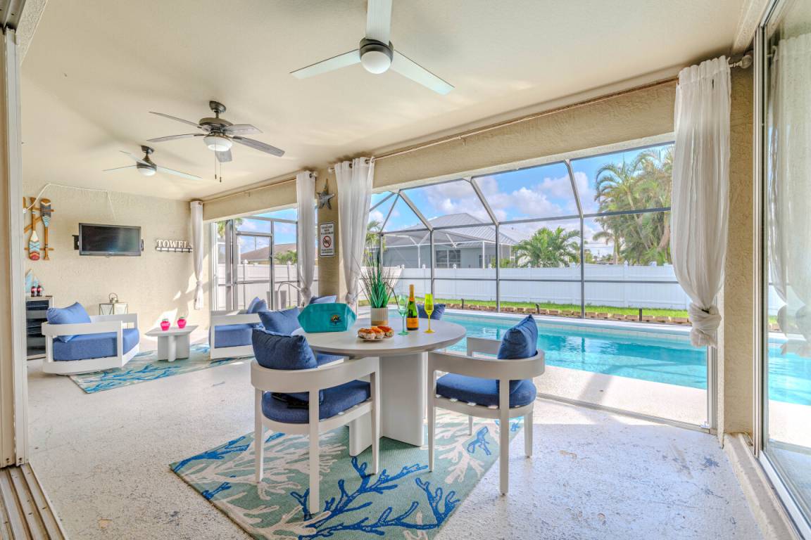 Villa ∙ 3 Bedrooms ∙ 8 Guests - Cape Coral, FL