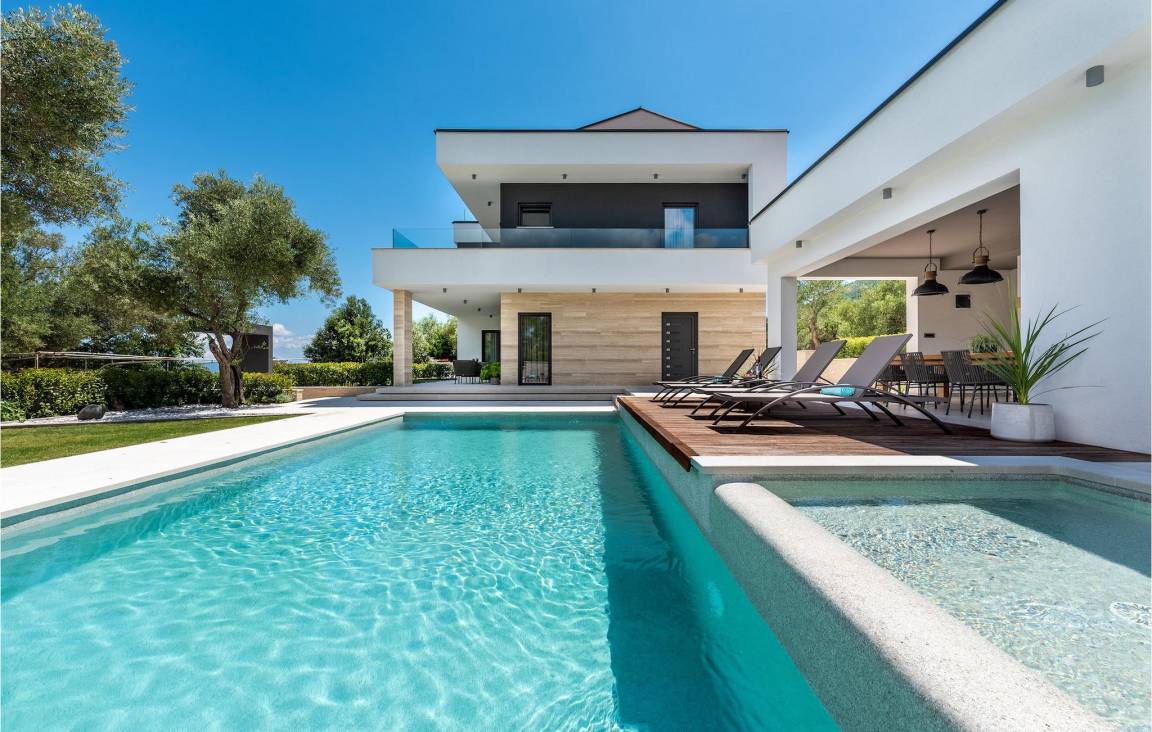 270 M² Ferienhaus ∙ 4 Schlafzimmer ∙ 8 Gäste - Rabac