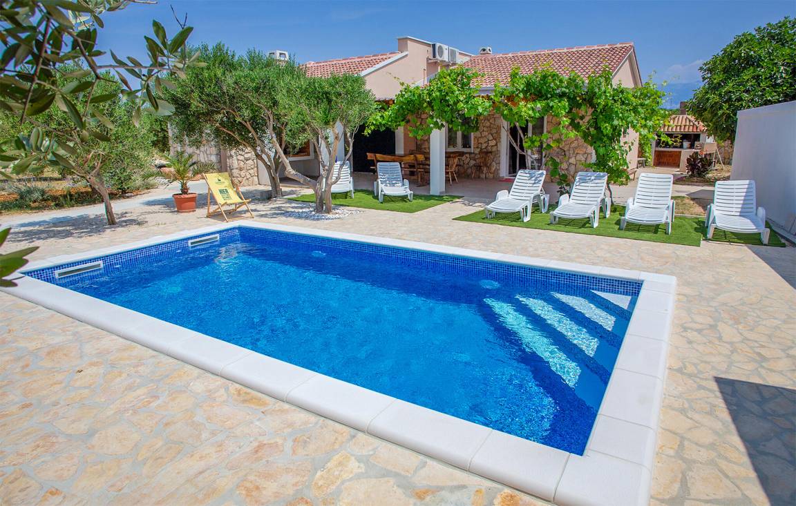 150 M² House ∙ 4 Bedrooms ∙ 8 Guests - Novalja