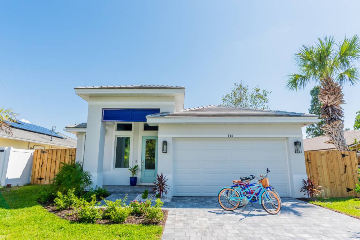 204 M² House ∙ 4 Bedrooms ∙ 9 Guests - Naples, FL